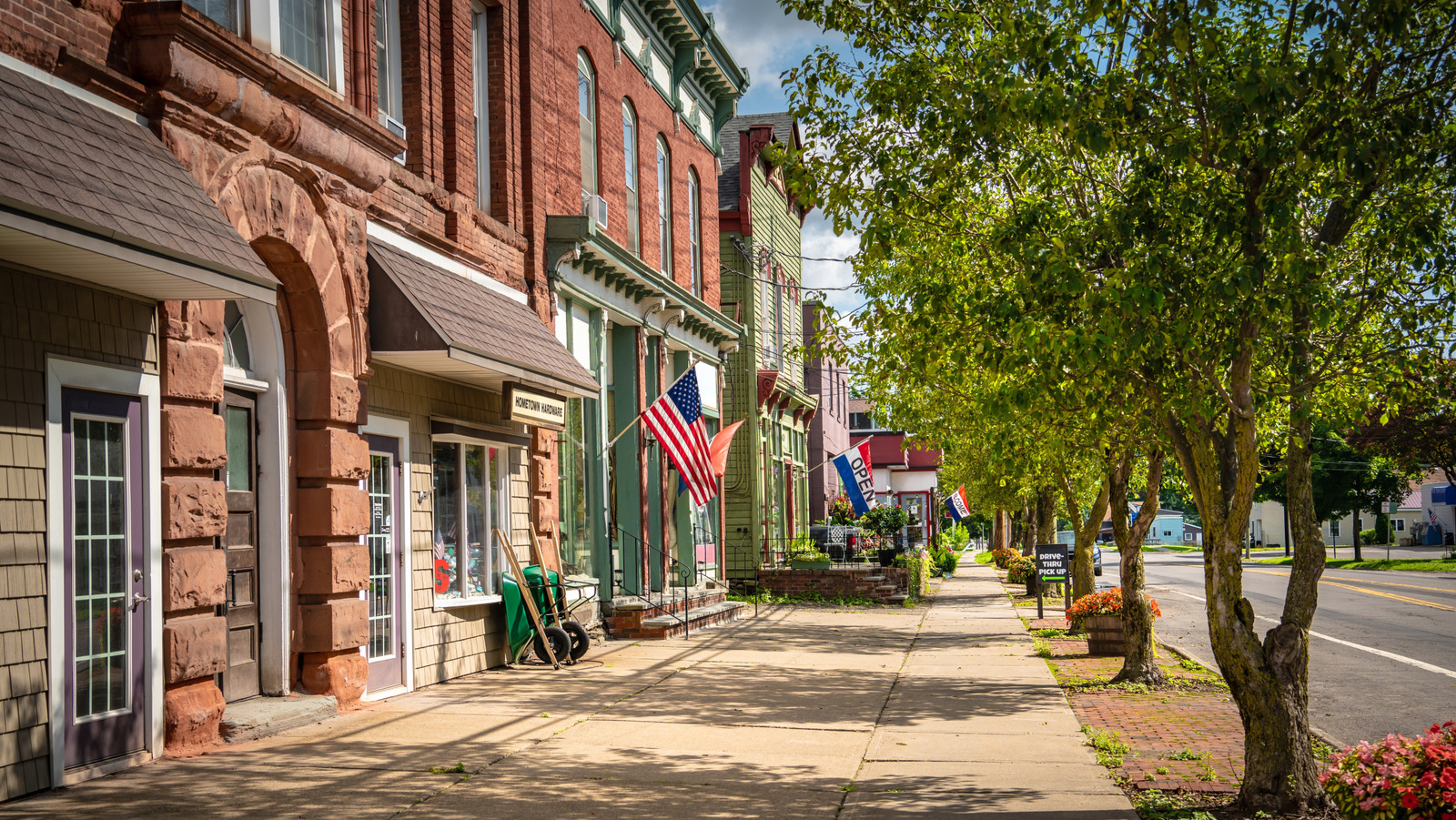 10 Of The Most Foodie-Friendly Small Towns In The US