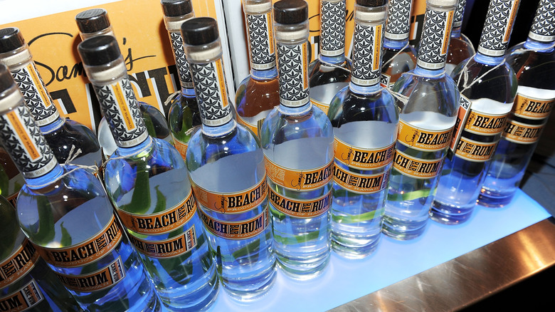 13 Best Drinks To Mix With Diet Coke For Cocktails & Mocktails