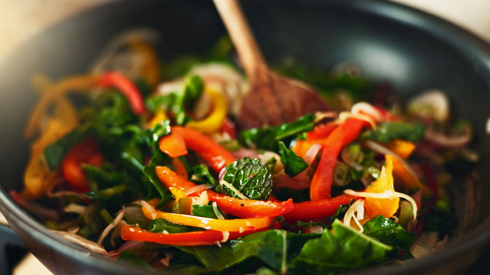 13 Mistakes Everyone Makes With Stir-Fry