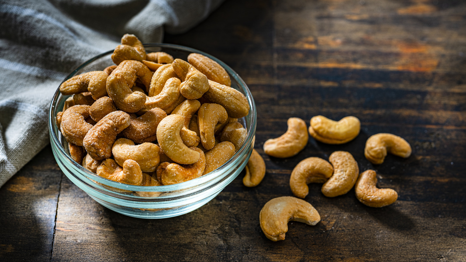 14 Creative Ways To Use Cashews