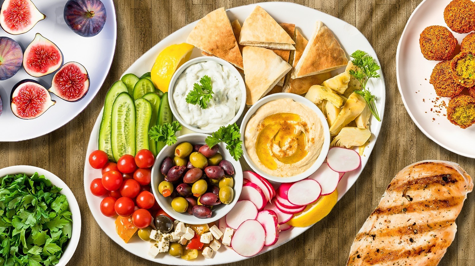 14 Tips For Making The Perfect Mediterranean Mezze Platter