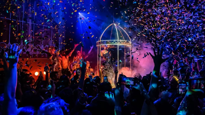 18 Best NYC Restaurants And Bars To Celebrate NYE In 2023