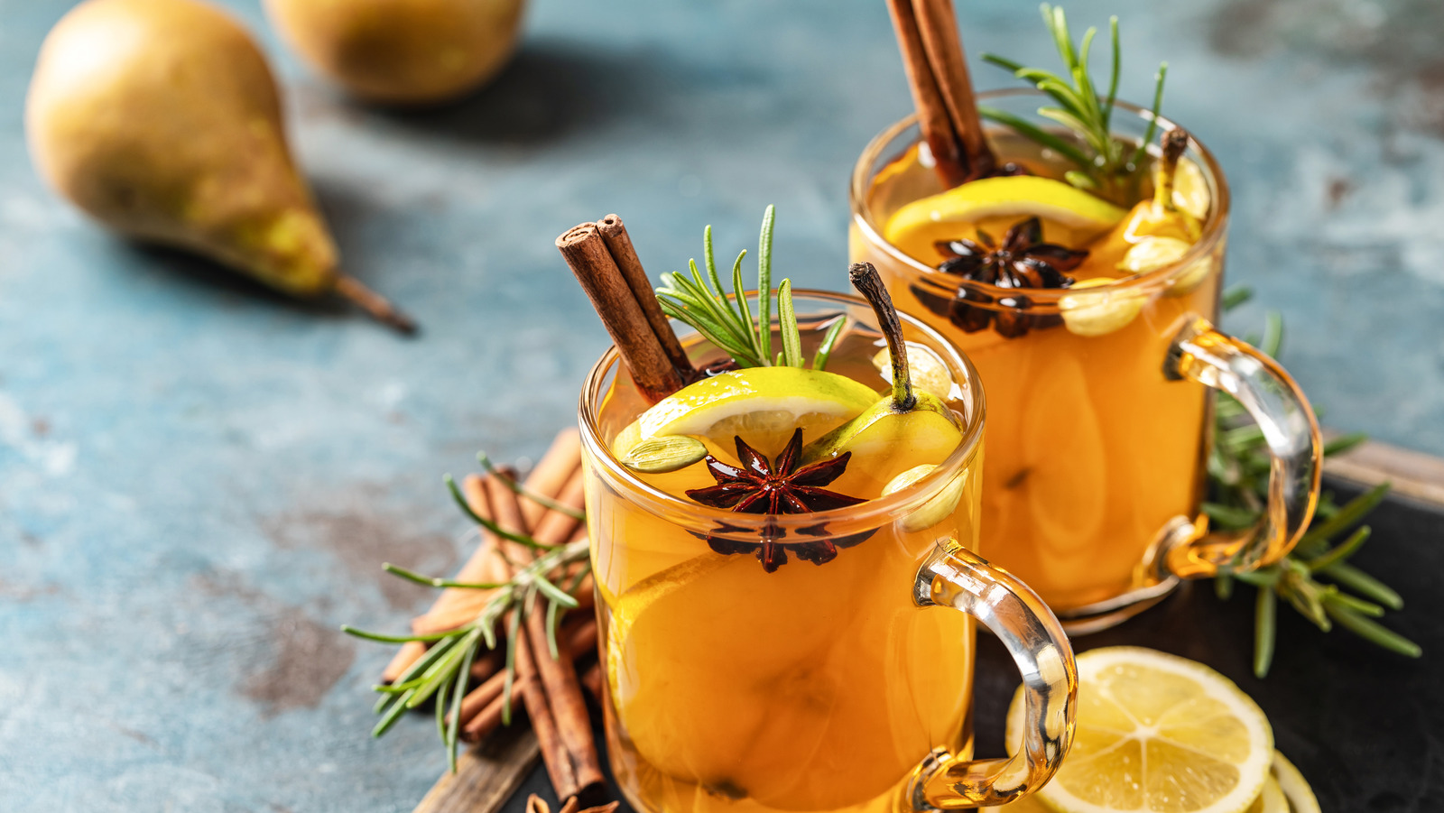 20 Best Alcohol-Free Drinks To Ring In The New Year