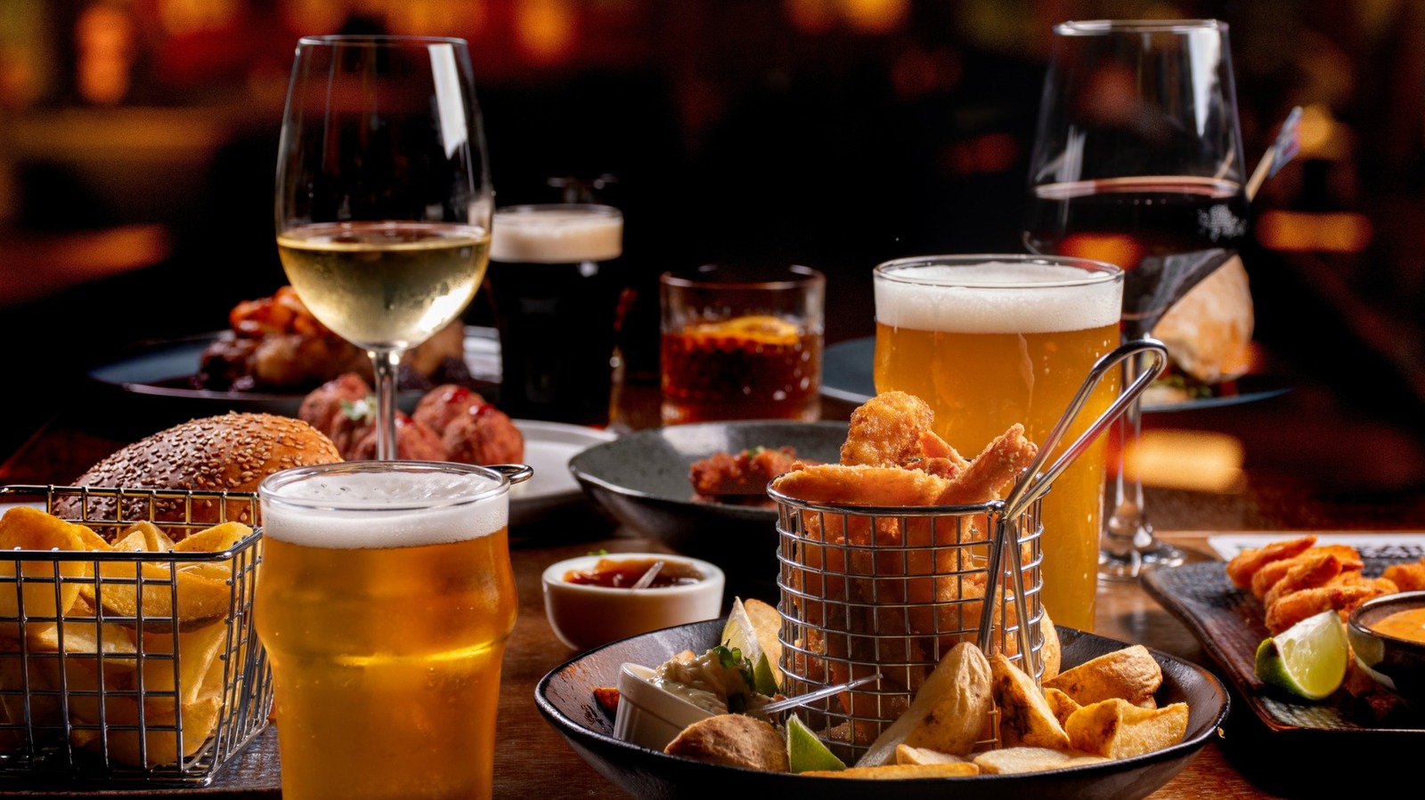 4 Bar Foods From History We Think Deserve A Renaissance