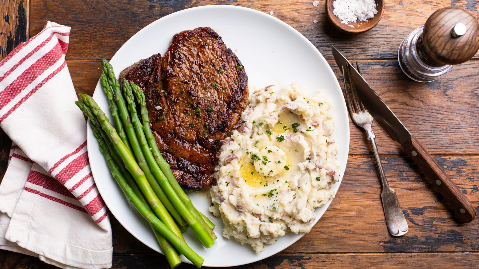 5 Beautiful Ways To Plate Steak And Mashed Potatoes