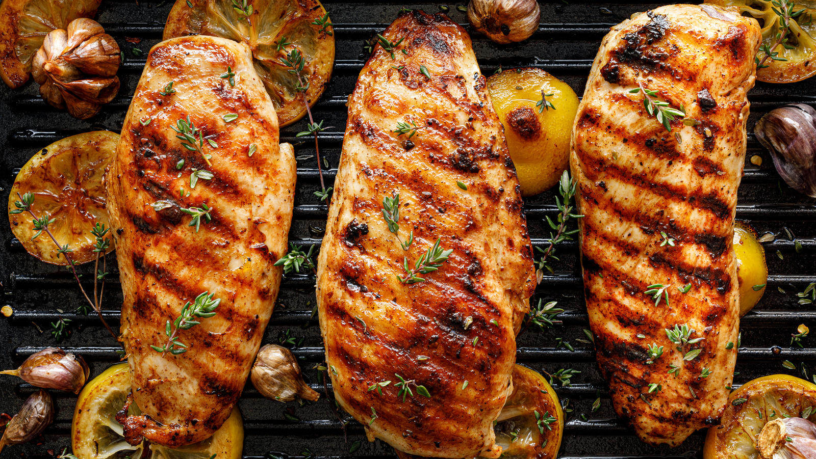 A Chef Explains Why Grilled Chicken Tastes Better At A Restaurant Than ...