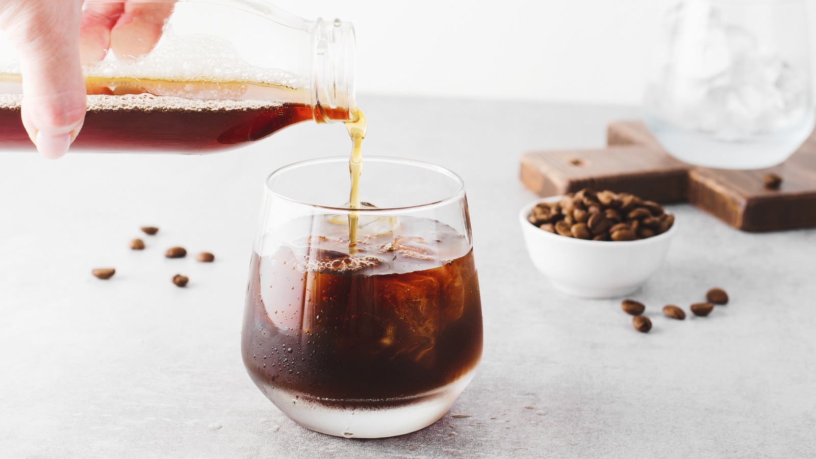 An Expert Reveals How To Make A Cold Brew Coffee At Home