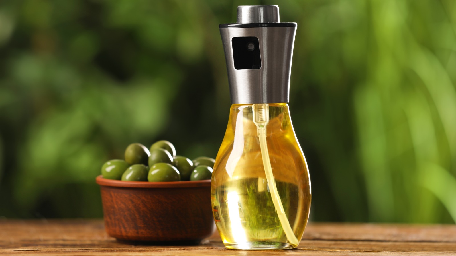 A Little Spritz Of Cooking Spray Does Wonders For Reheating Food In The ...