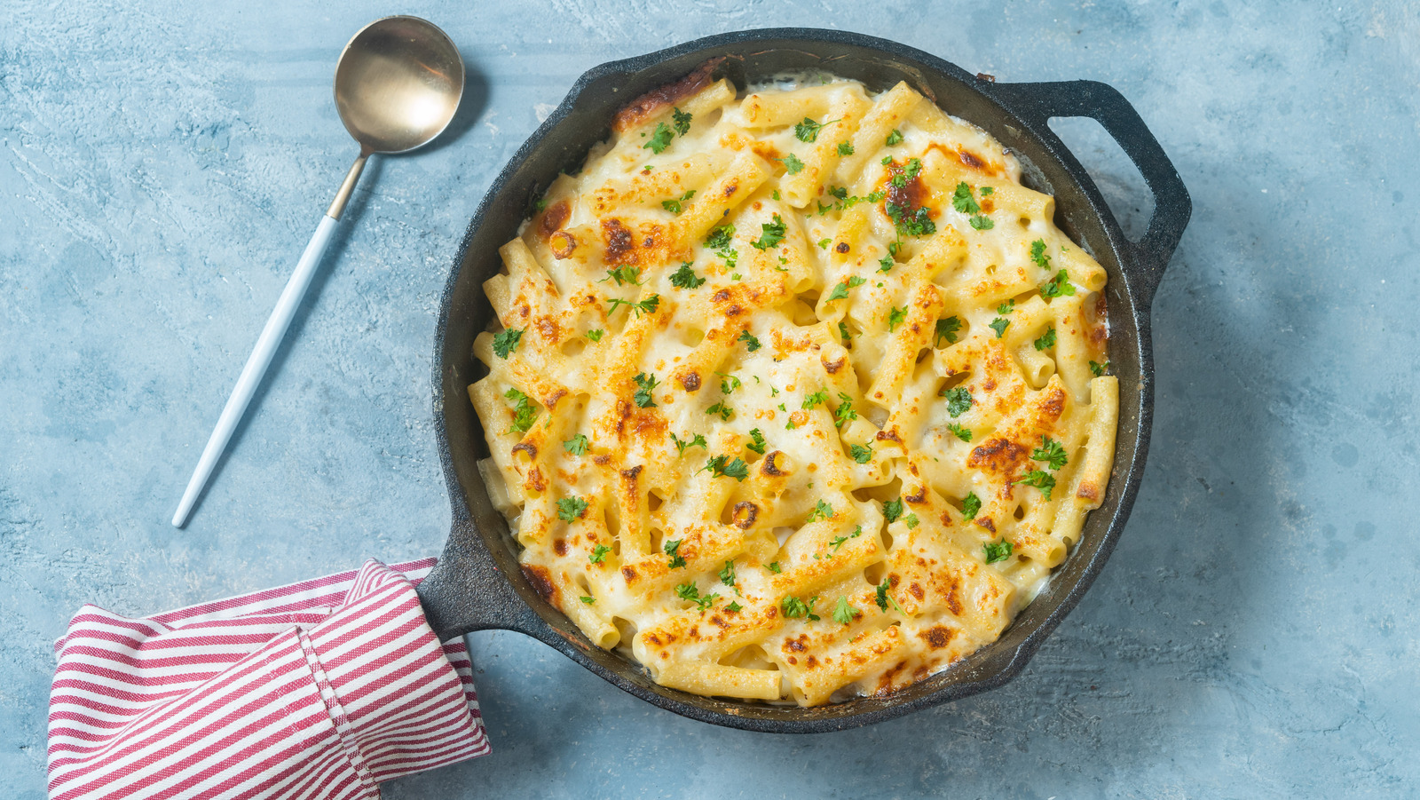Add Ranch Seasoning To Your Mac And Cheese For A Delicious Twist