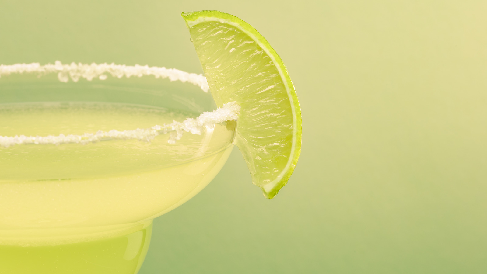 Add 7UP Soda To Your Margarita Recipe For A Sweet, Carbonated Twist