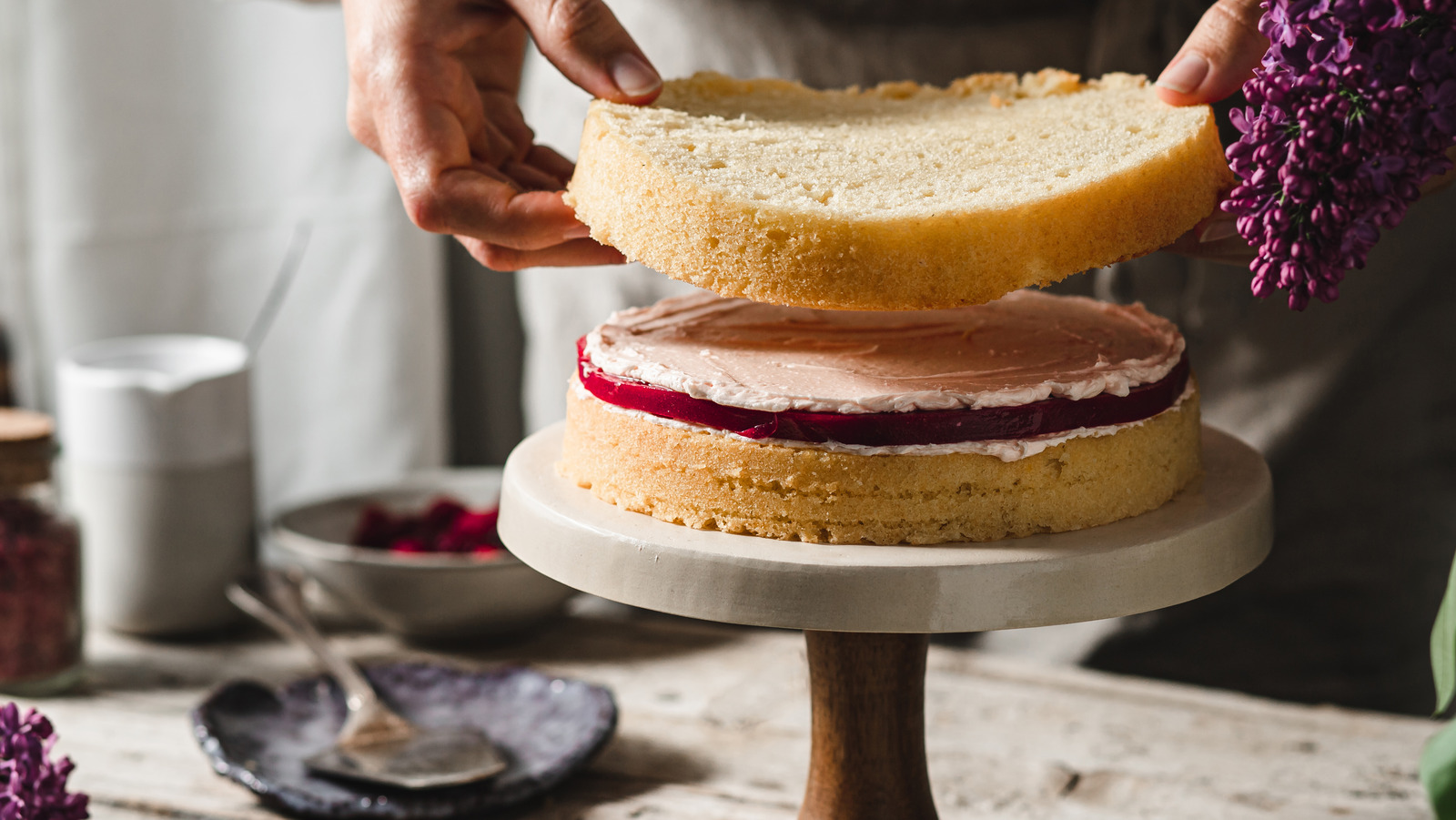 Adding Jam May Actually Benefit Your Dried Out Cake