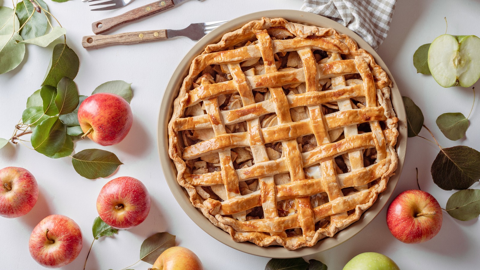 Smoked Paprika Is Alton Brown's Secret For Unbeatable Fruit Pies