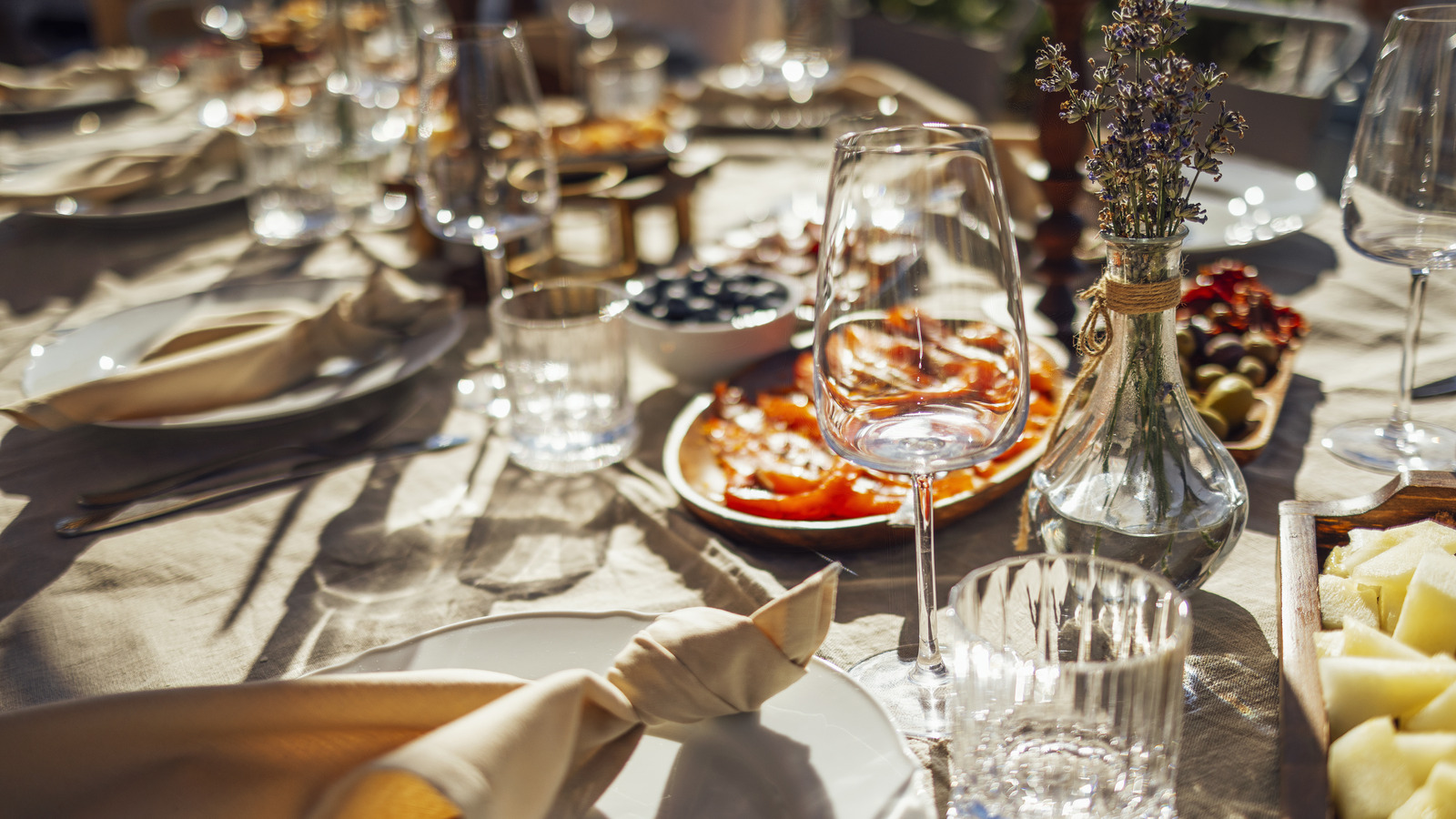 Always Consider Specific Seating Arrangements For Left-Handed Guests