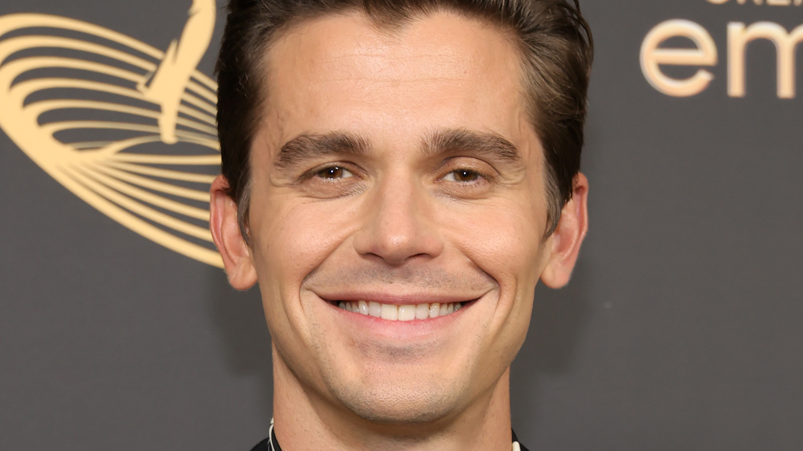 Antoni Porowski On His New Show Easy-Bake Battle: The Home Cooking ...