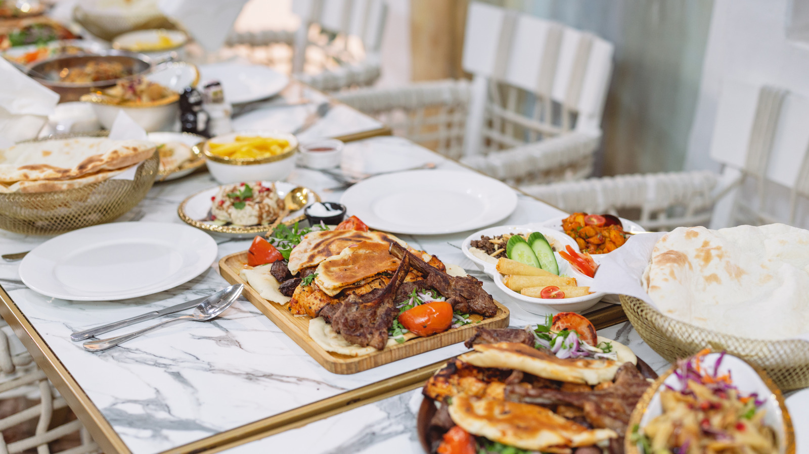 Avoid This Ordering Mistake When Dining At A Greek Restaurant