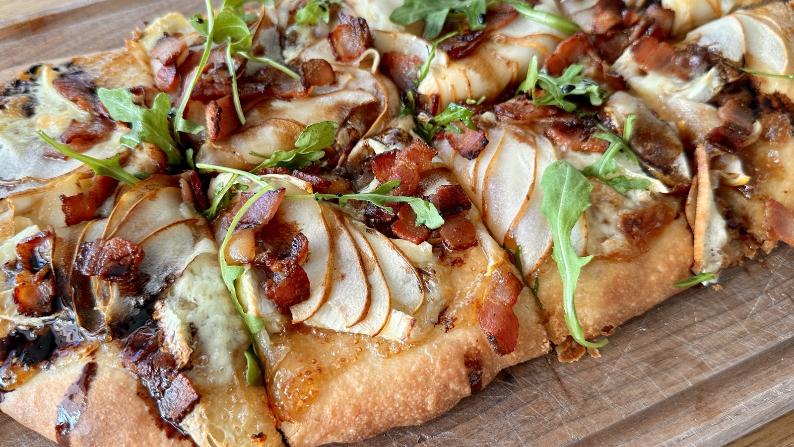 Bacony Pear And Brie Winter Flatbread Recipe