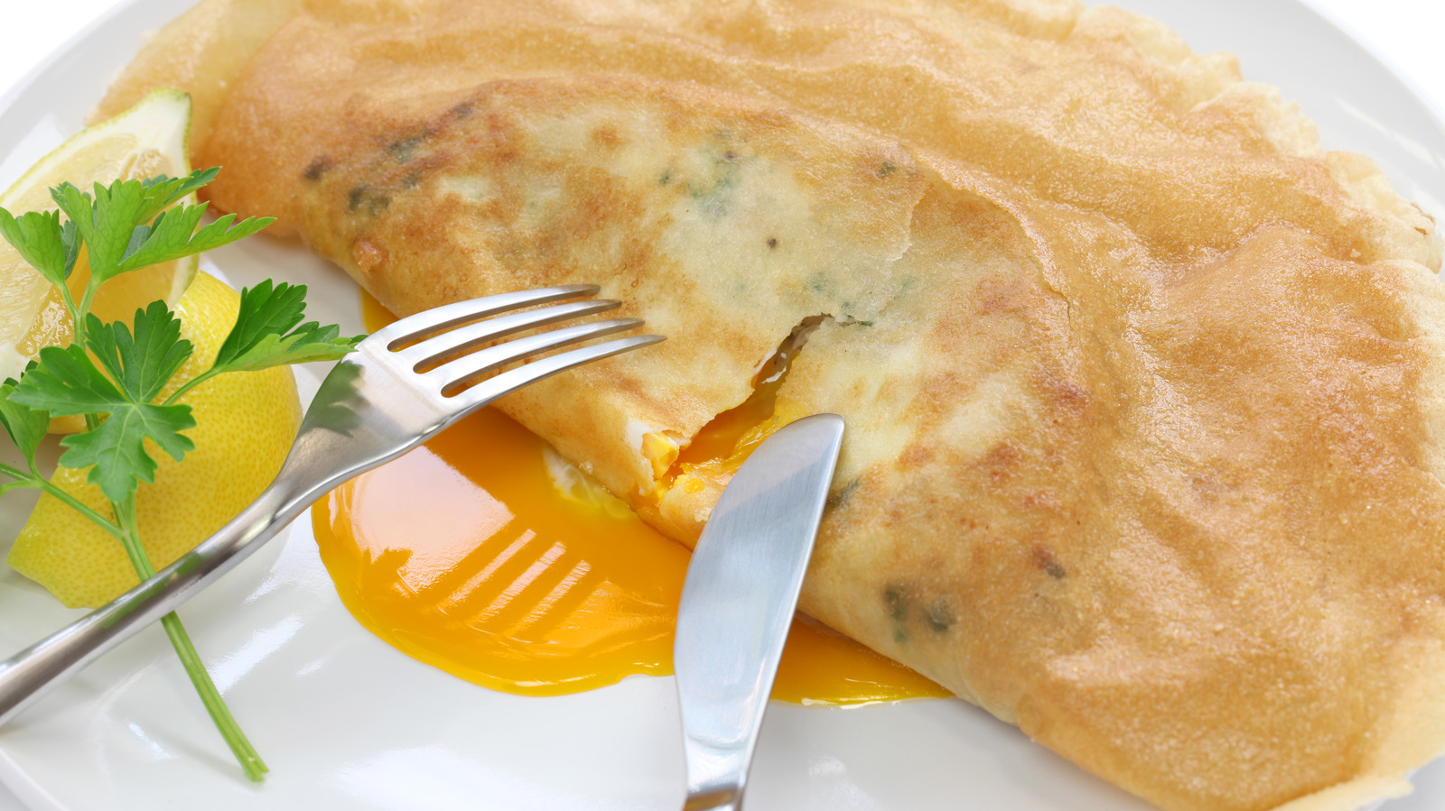Brik Is The Tunisian Deep-Fried Egg Pastry That Reminds Us Of Samosas