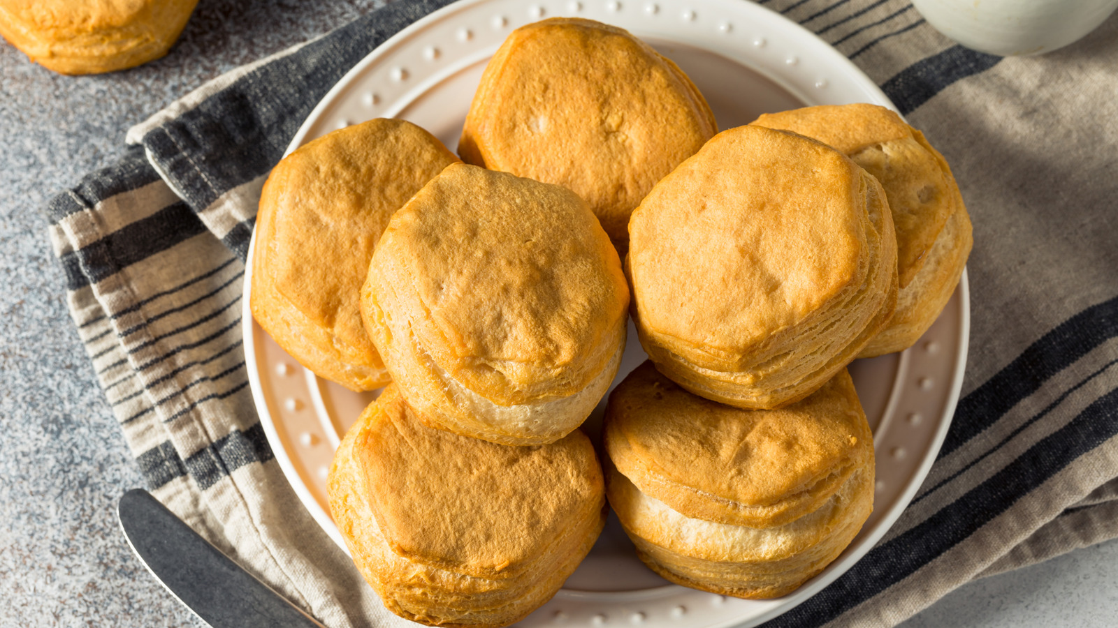 Can You Fully Bake Pillsbury Biscuits In The Microwave?