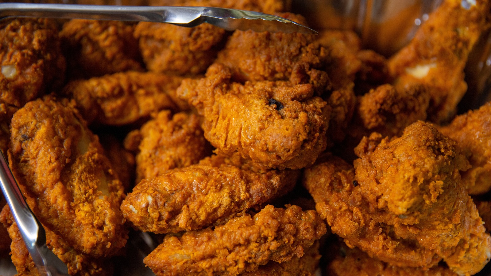 Carbonation Is Your Secret Weapon For Perfectly Crispy Fried Chicken