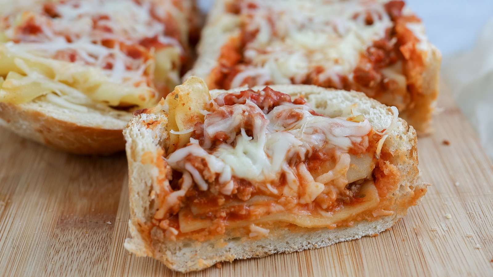Cheesy Stuffed Lasagna Bread Recipe