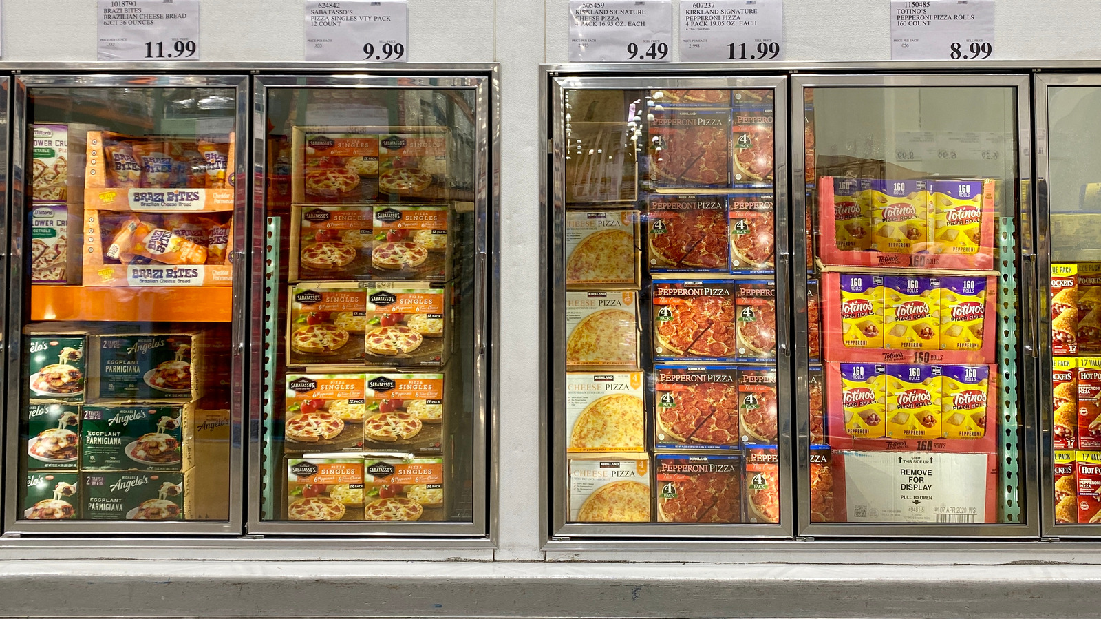 Costco's Most Expensive Frozen Pizza Is From A Classic Chicago Chain