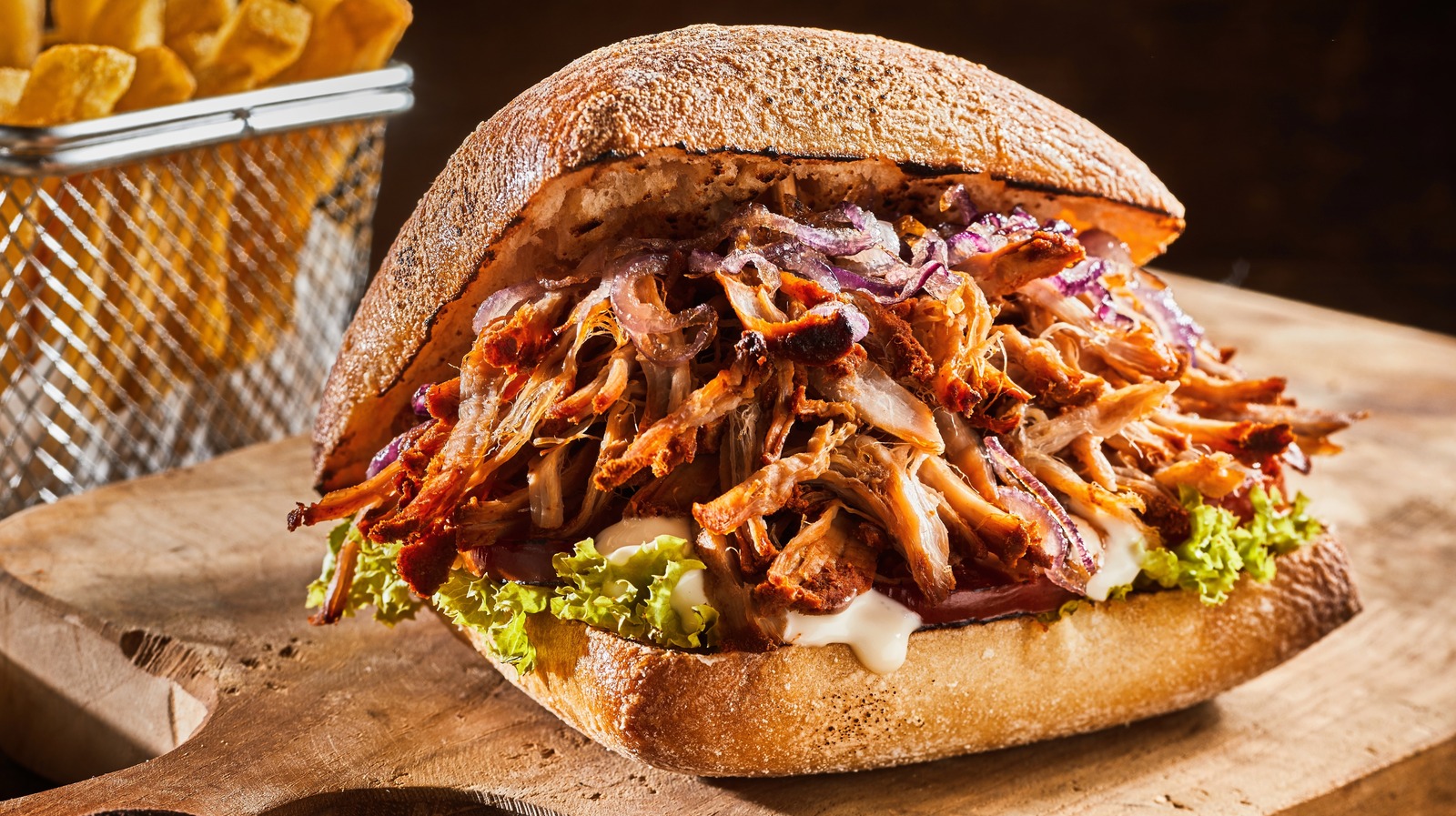 Why To Put Mayo On Pulled Pork Sandwiches