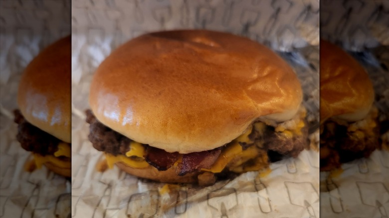 7 Discontinued Fast Food Cheeseburgers Fans Still Miss