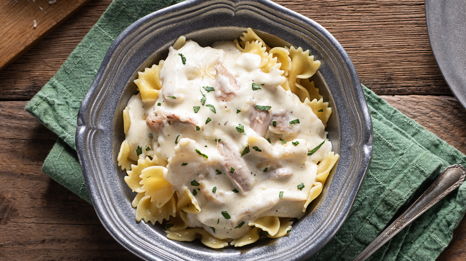For A More Robust Alfredo Sauce, You'll Need A Splash Of Chicken Broth