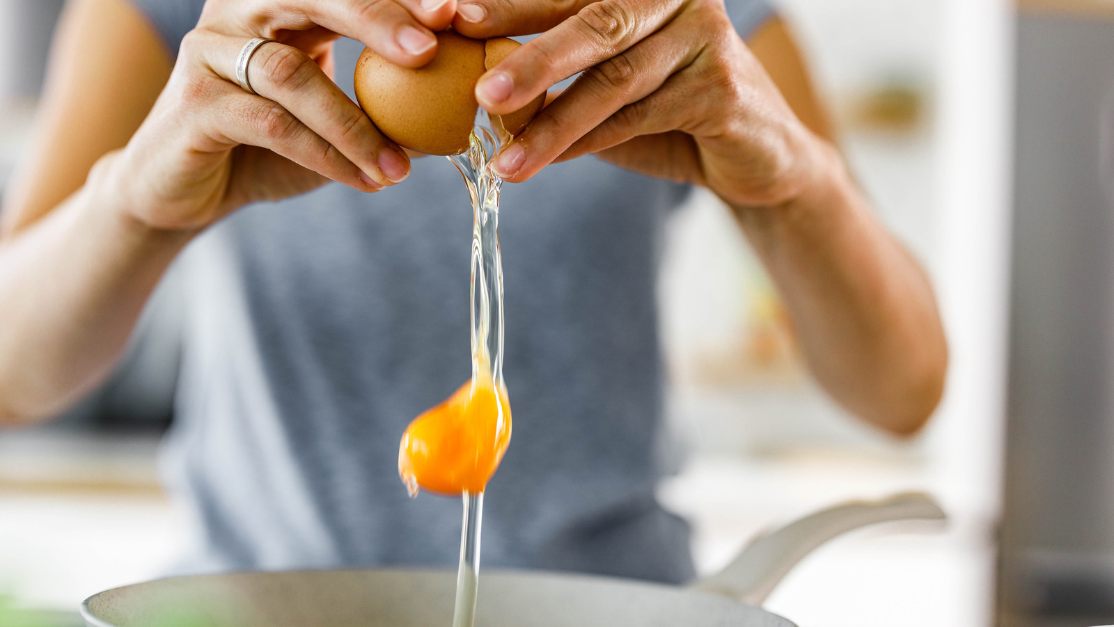 For The Easiest Way To Temper Eggs, Break Out Your Turkey Baster