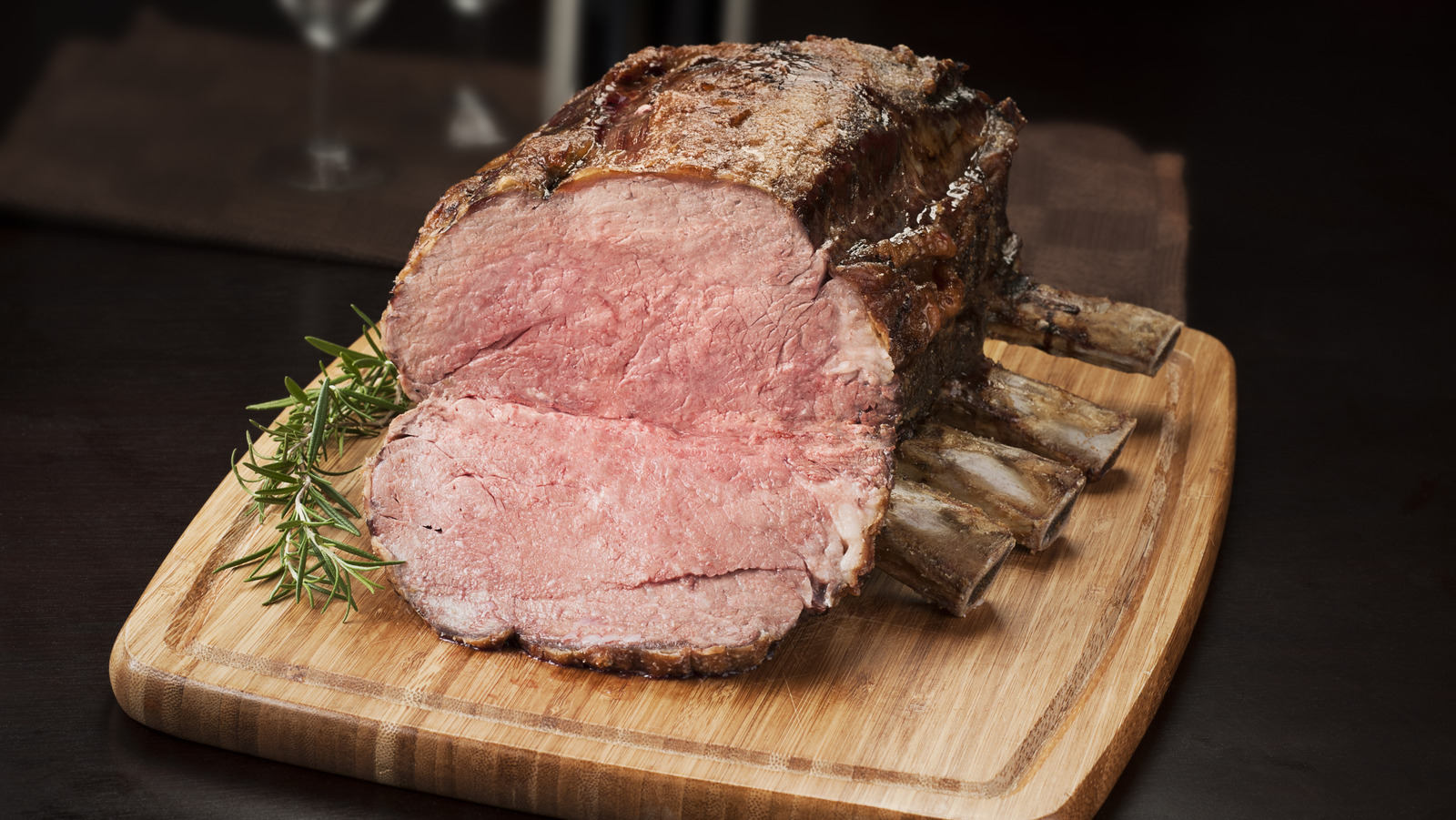 For The Juiciest Prime Rib, Avoid Poking It With A Thermometer