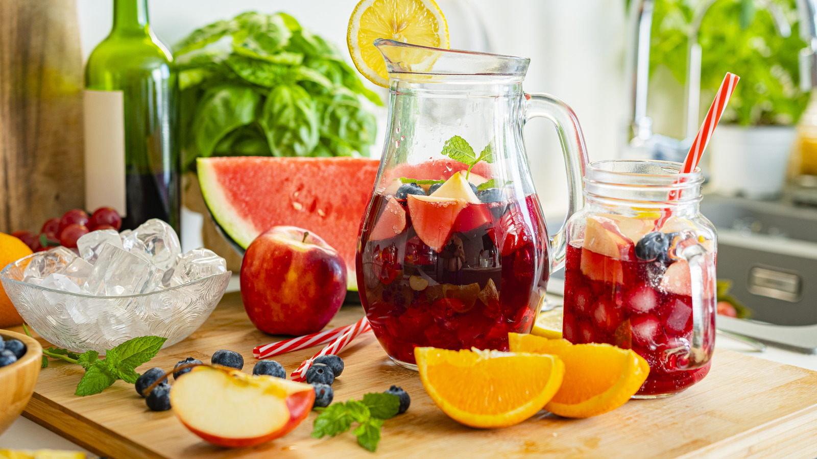 How To Make A Berry Tea Sangria With Red Or White Wine