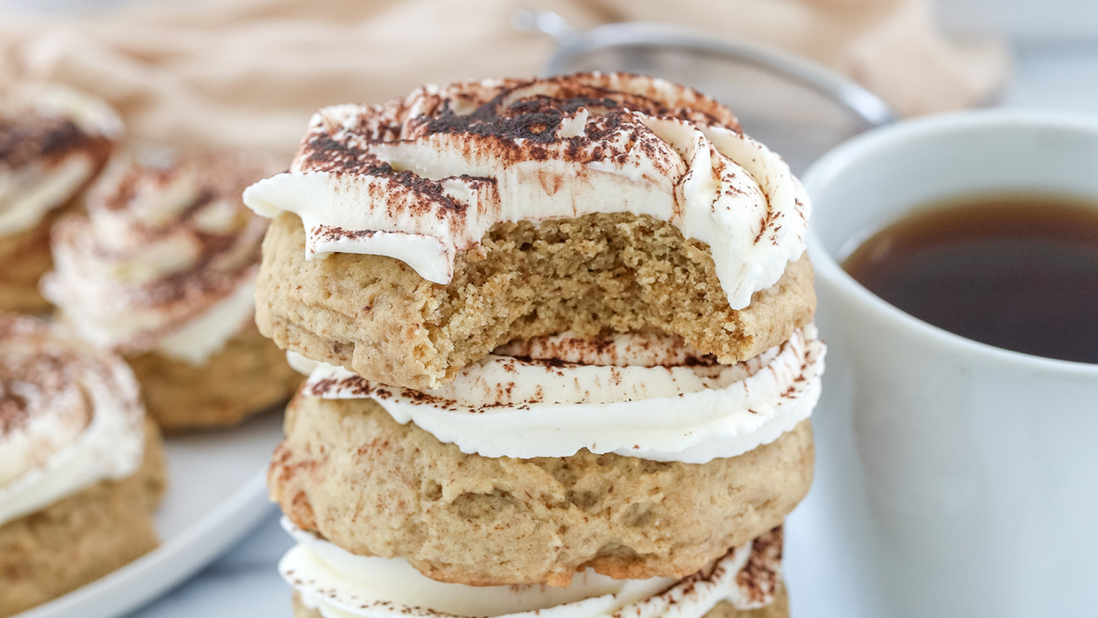 This 4-Ingredient Frosting Makes Any Cookie Taste Like Tiramisu