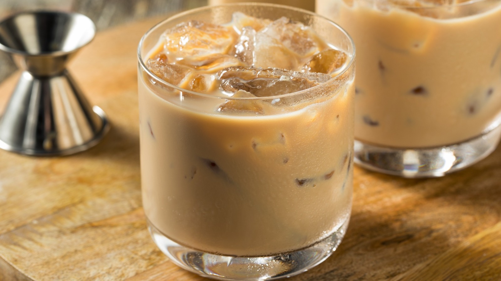 Grasshopper Cocktail Fans Will Love The Lesser-Known Banshee Drink