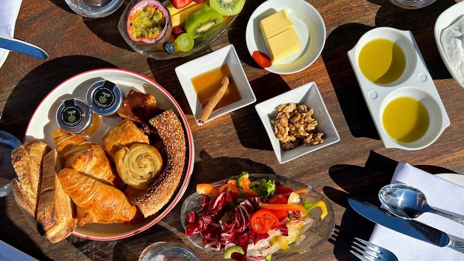 Here's What You Might Eat For Breakfast In Greece