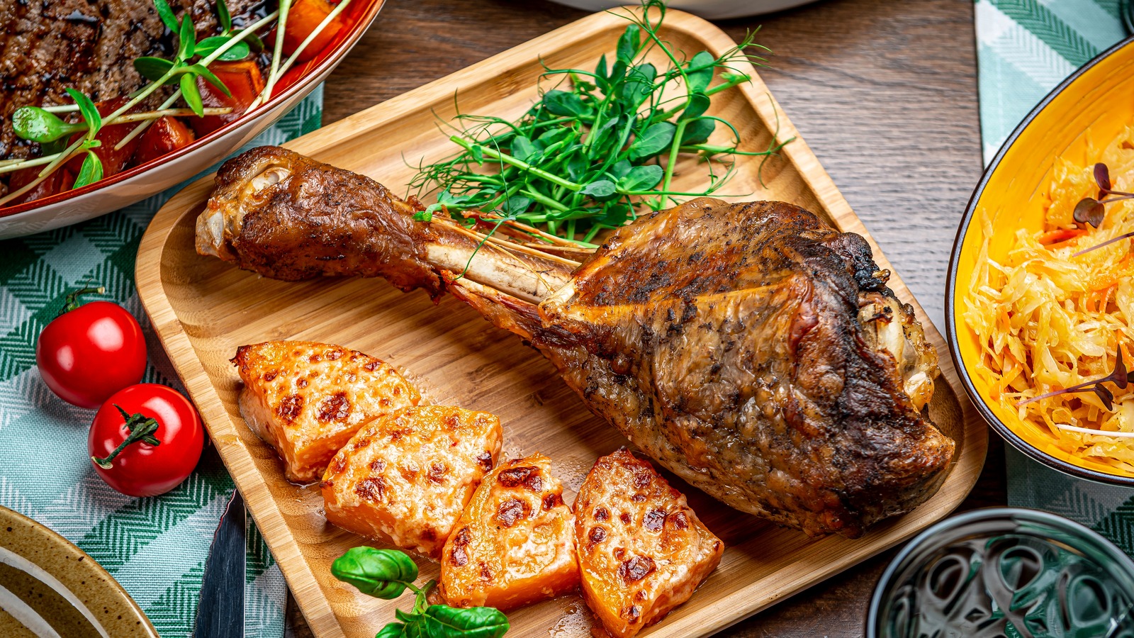 Here's Why Smoked Turkey Legs At The Fair Taste Like Pork