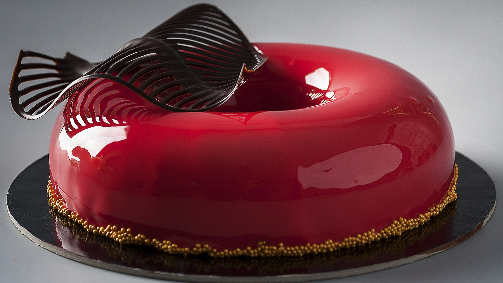 How Mirror Glaze Cakes Took Over The Dessert World