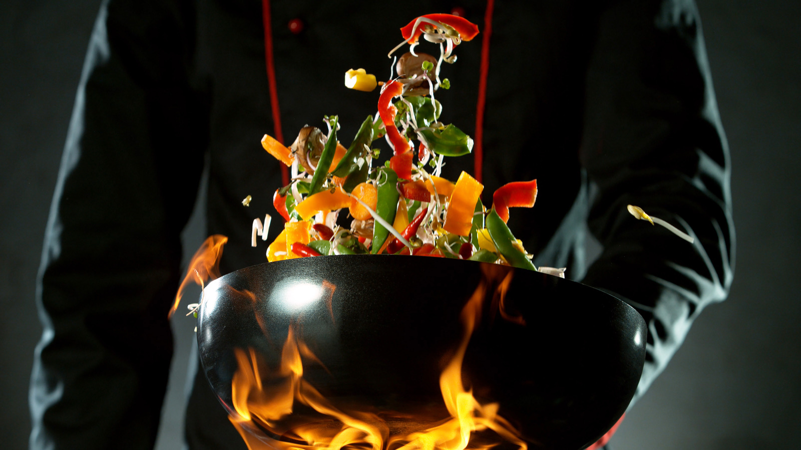 How Overcrowding The Wok Is Ruining Your Stir-Fry