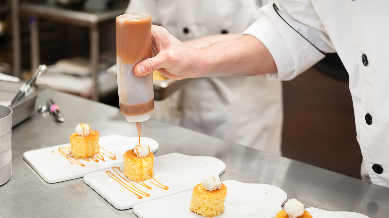 How Squeeze Bottles Took Over Restaurant Kitchens Nationwide