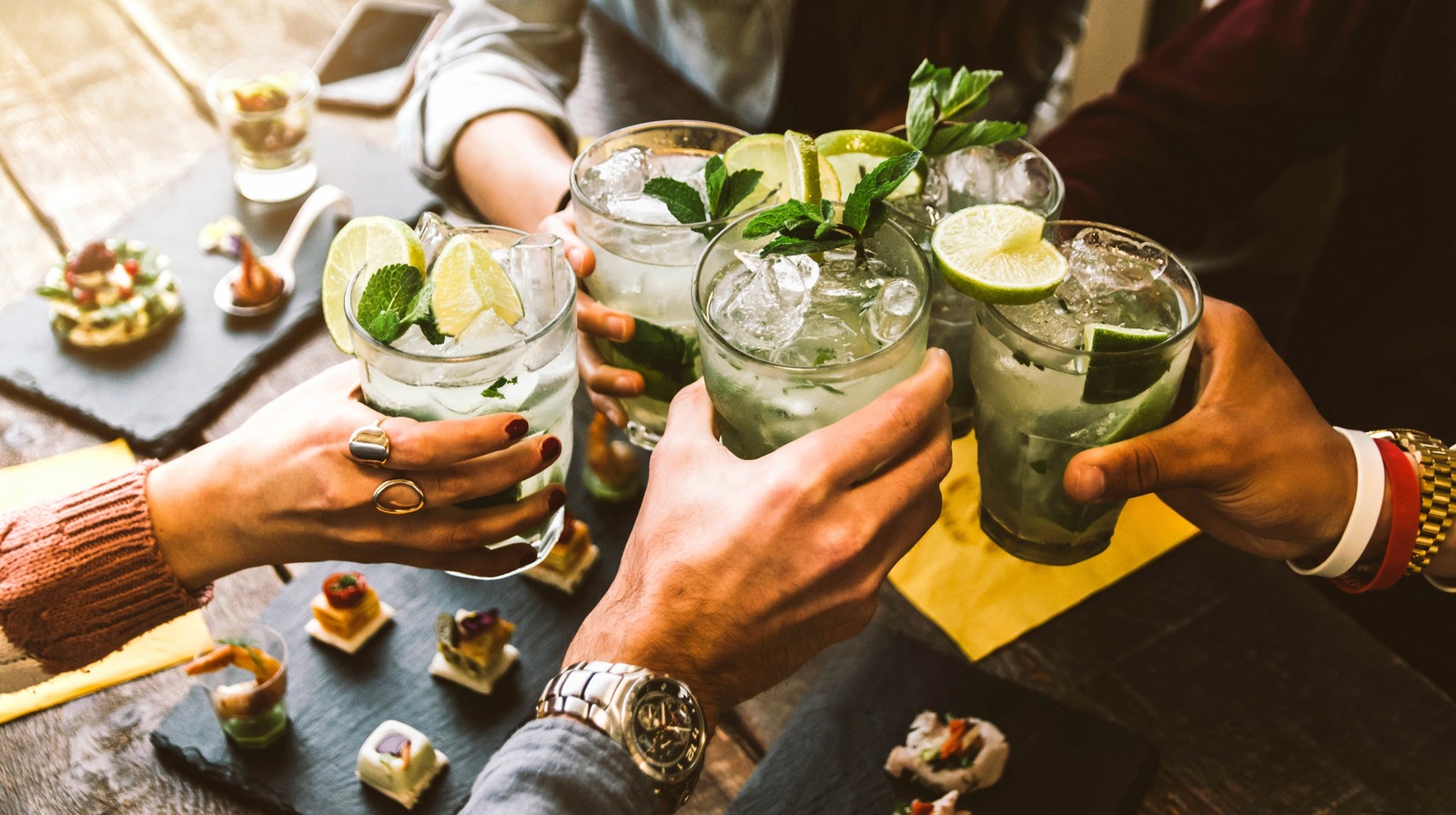 How To Choose Specialty Party Cocktails Between Seasons