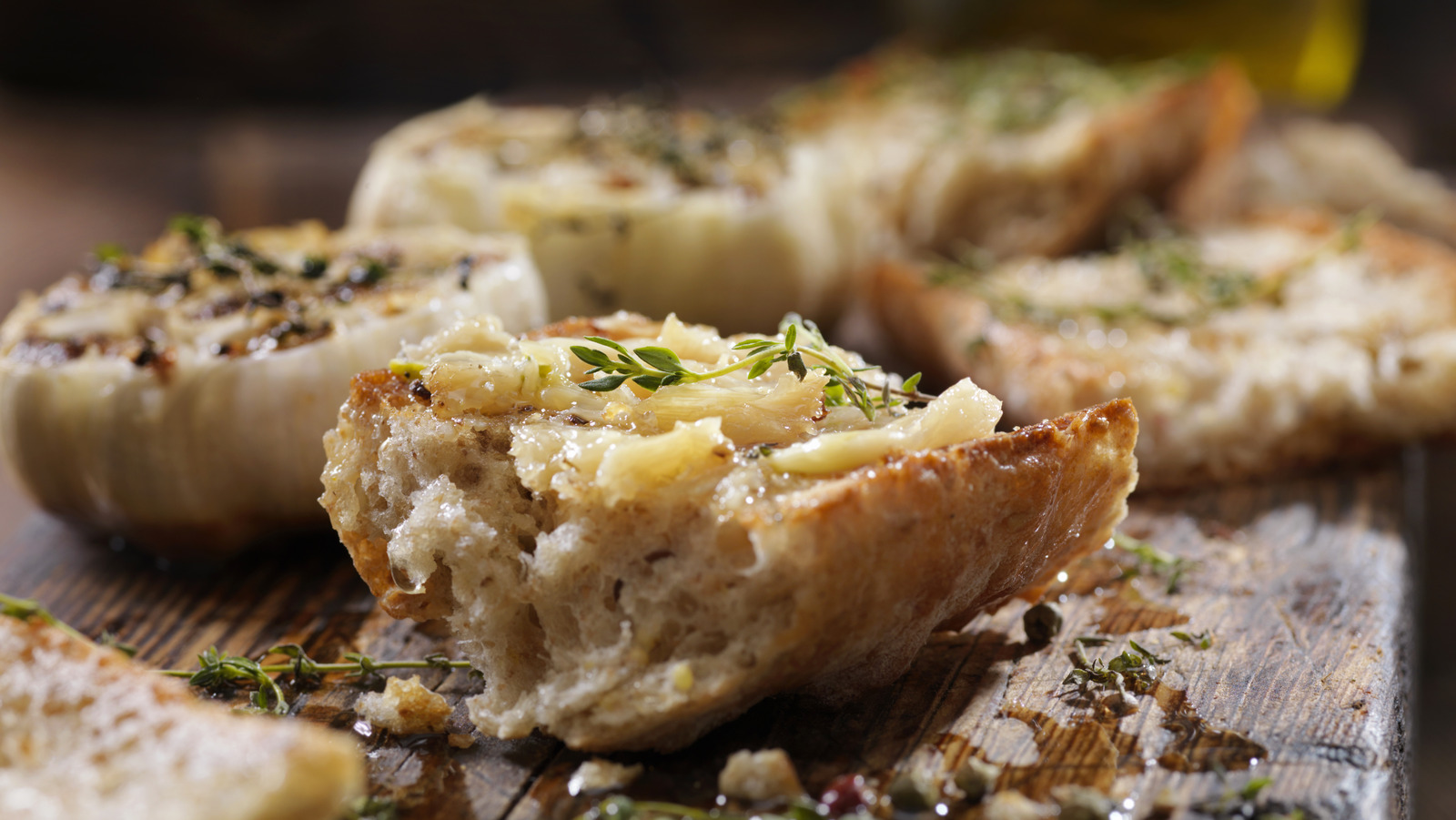 How To Make The Best Garlic Bread On The Stovetop
