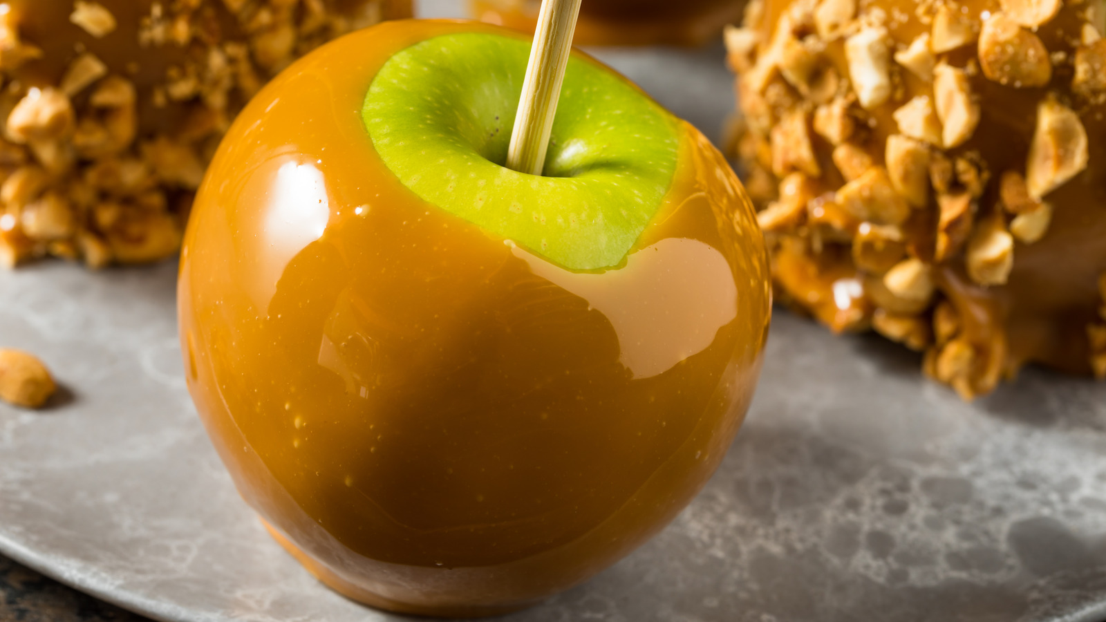 How To Melt Caramel For Perfectly Coated Apples