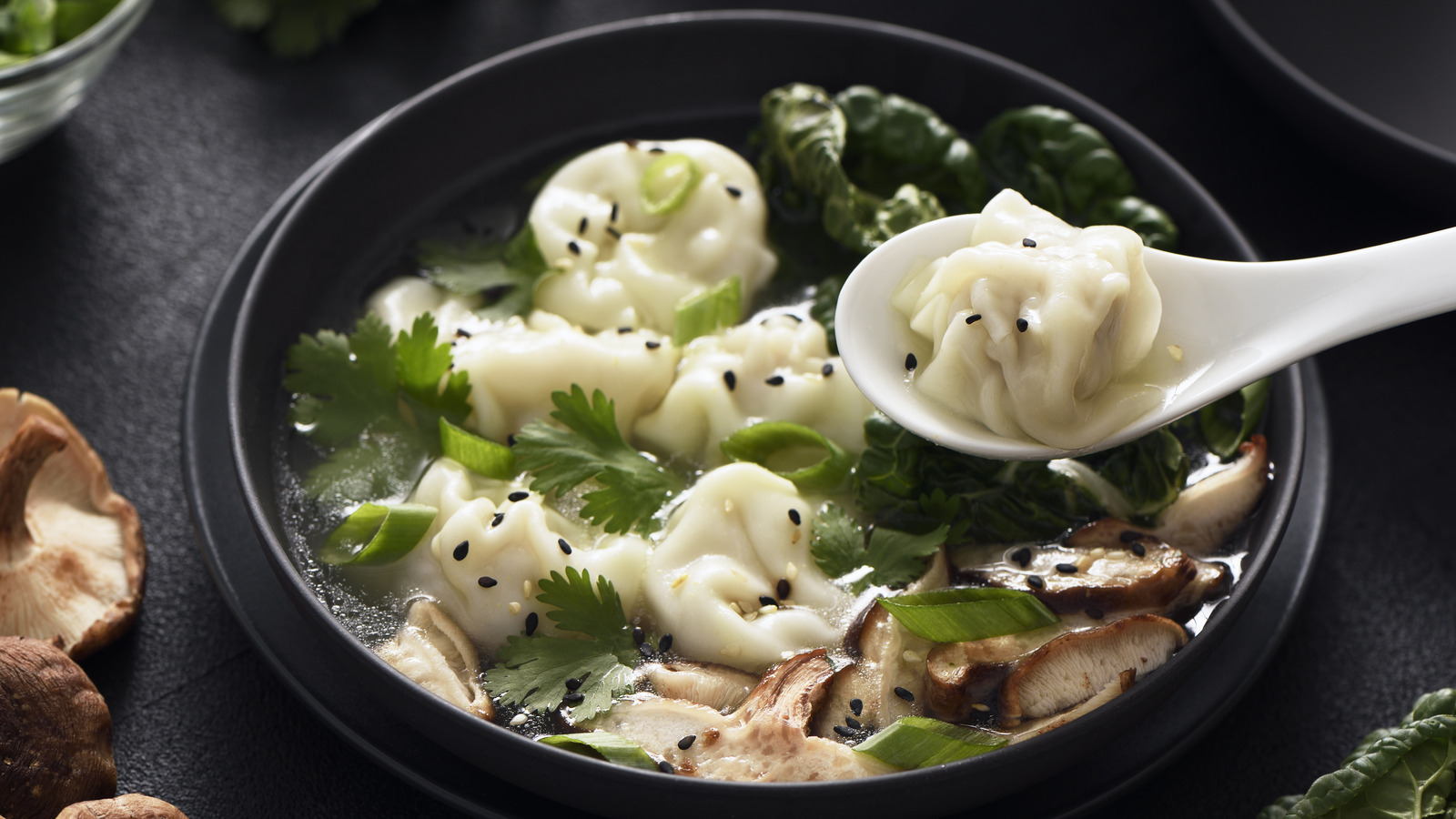 How To Properly Store Wonton Soup For Later To Avoid A Mushy Mess