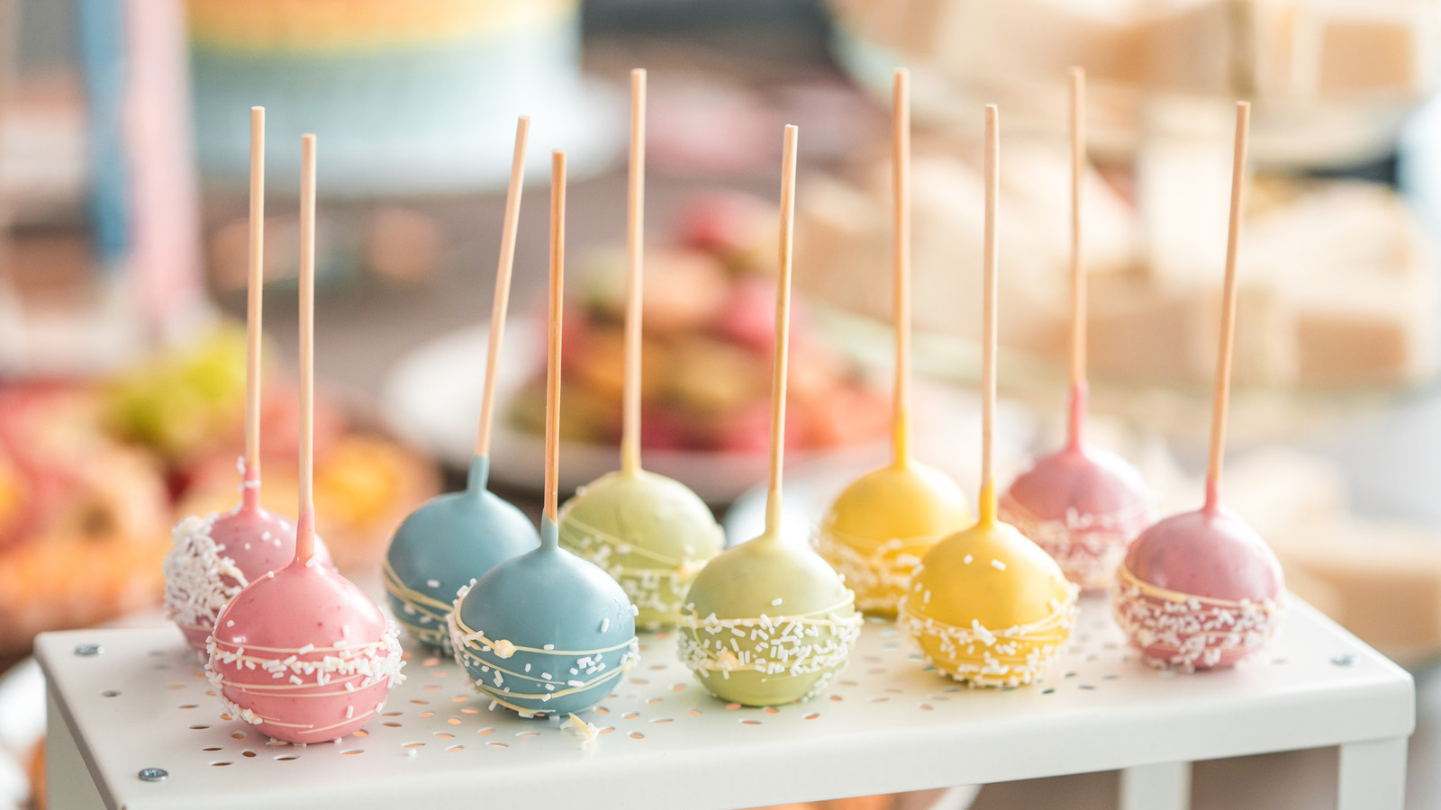 How To Store Cake Pops Like A Baking Connoisseur