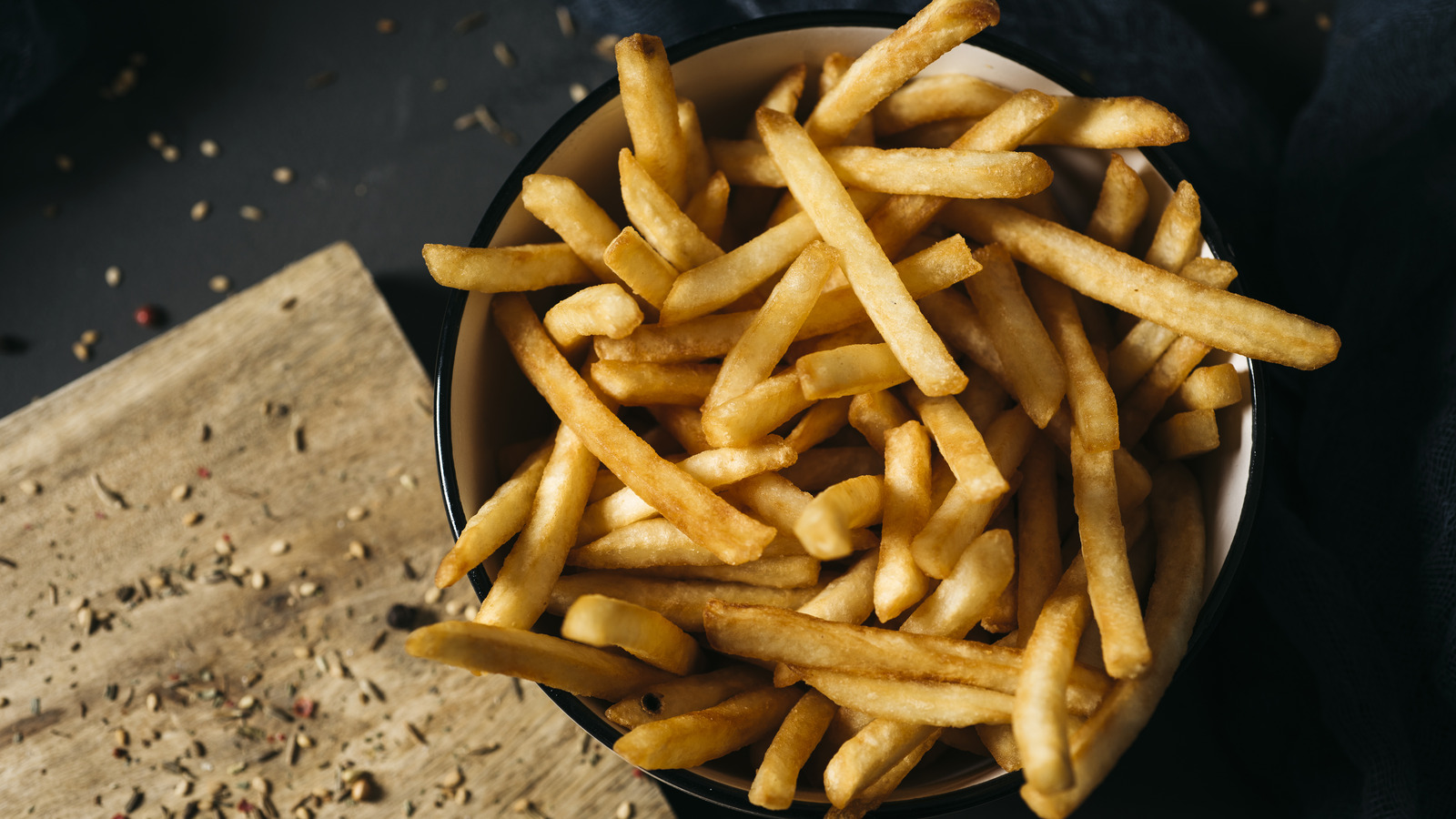 How Your Salty Fries Will Benefit From Acidic Ingredients