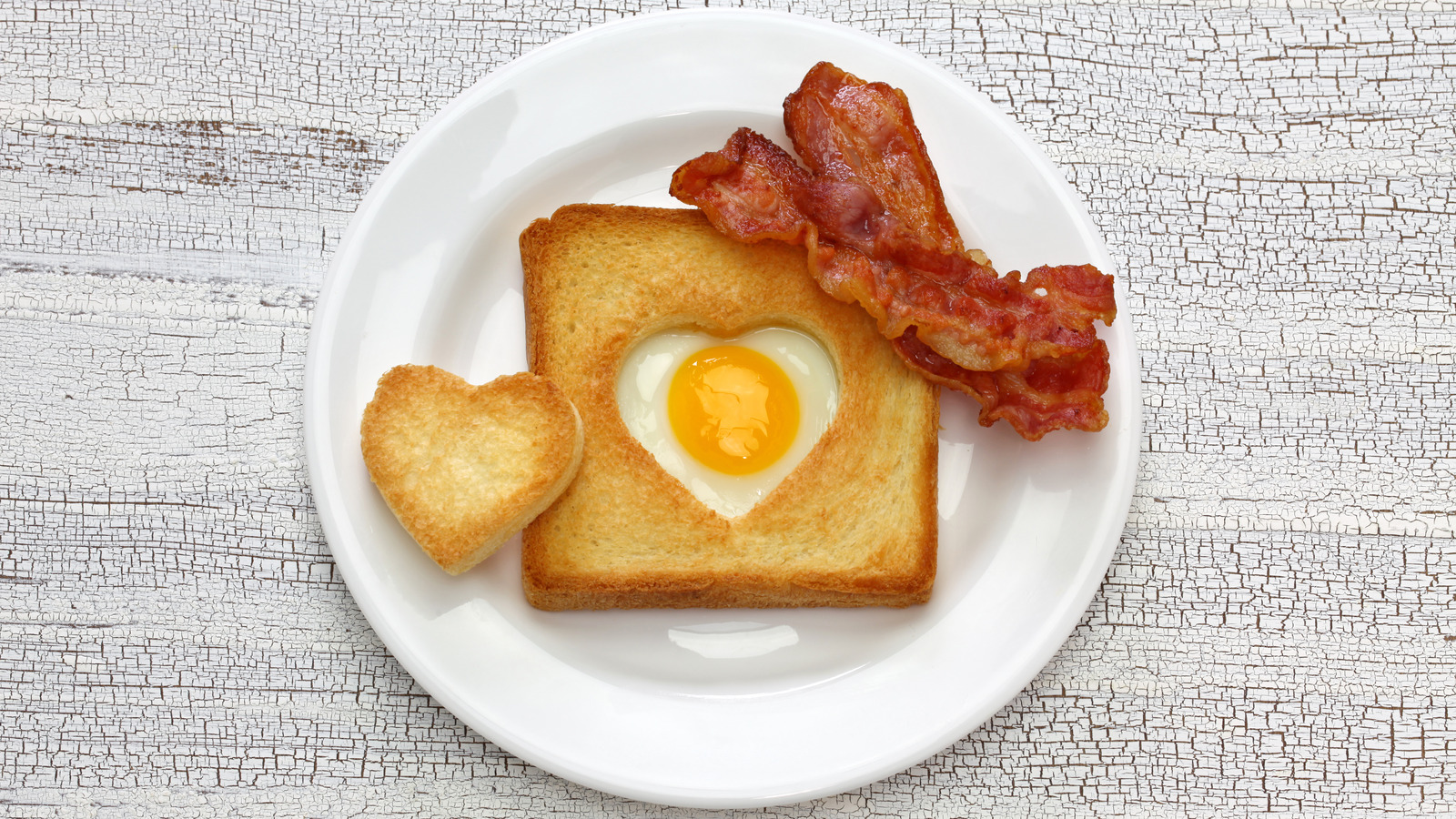 Instantly Upgrade Egg-In-A-Hole With A Mashed Potato Ring