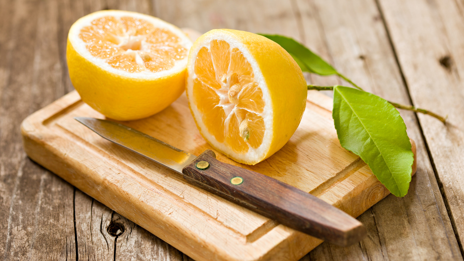 Is It Safe To Eat Lemon Seeds?