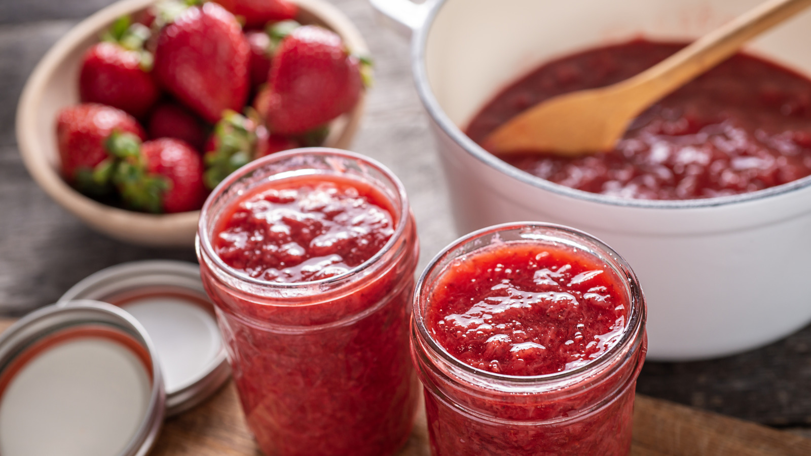 Jam Vs Jelly: Which Is Best For Baked Goods?