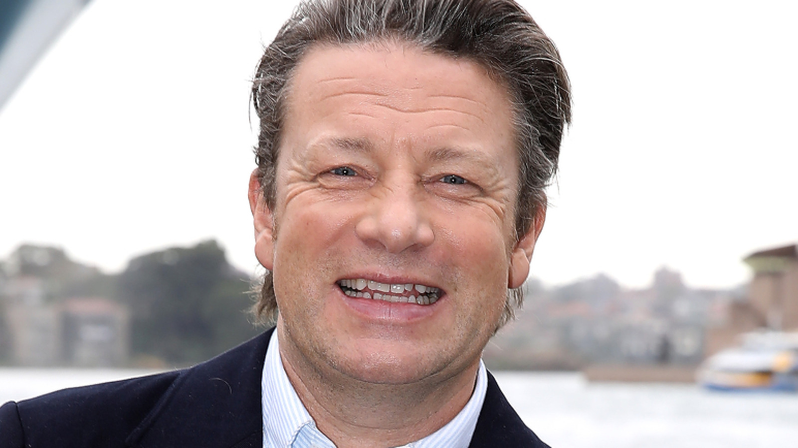 Jamie Oliver Seals In Burger Juices With A Zesty 2-Ingredient Glaze
