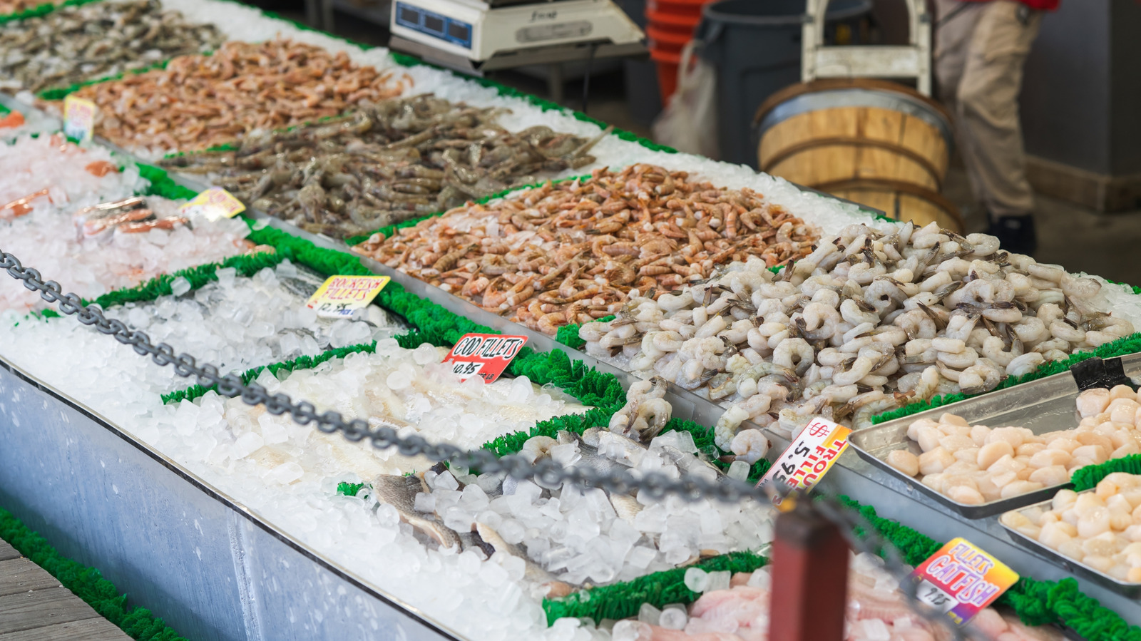 Keep An Eye Out For This Seafood-Label Red Flag At The Grocery Store