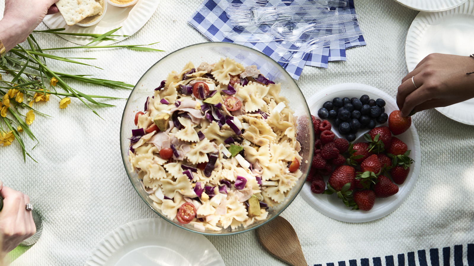 Keep Your Salads Cool With An Iced Bowl This Summer